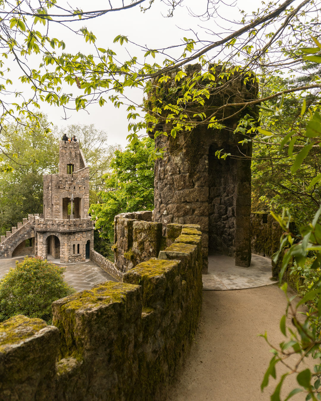 UN GIORNO A SINTRA Un giorno a Sintra • Viaggio senza scalo UN GIORNO A SINTRA Un giorno a Sintra • Viaggio senza scalo